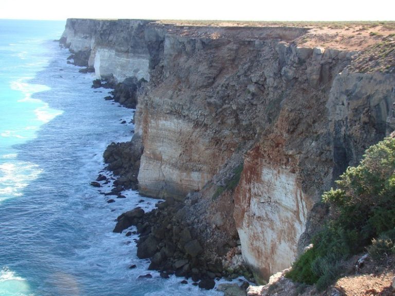 Bunda Cliffs - Nullarbor Roadhouse